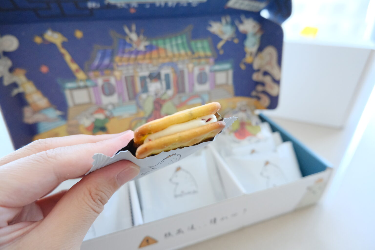 【台湾土産】空港で買えるかわいい台湾土産！「Bear Queen 熊后」チョコレートミルクエッグロール（PR)otona taiwan | オトナタイワン